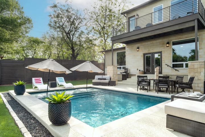 Newly Built Poolside Home W Balcony Bbq - Austin, TX