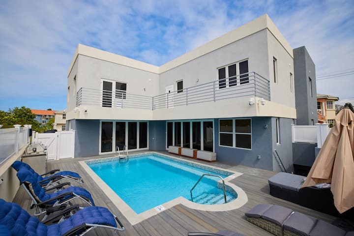 Keizer Hill Villa, 6 B/r With Pool - Barbados