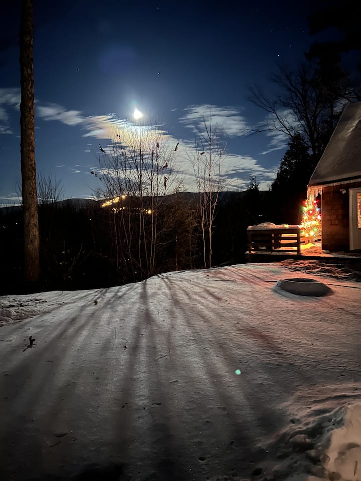 Mountain Views Moon Cottage - Conway, NH