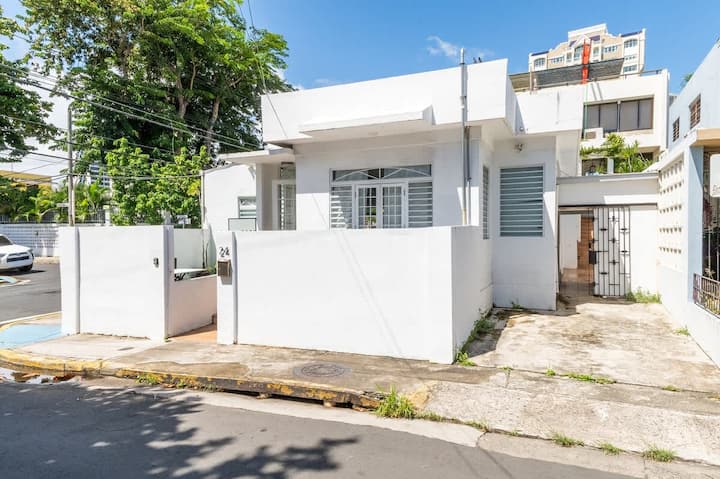 Large Home Steps From The Beach - San Juan