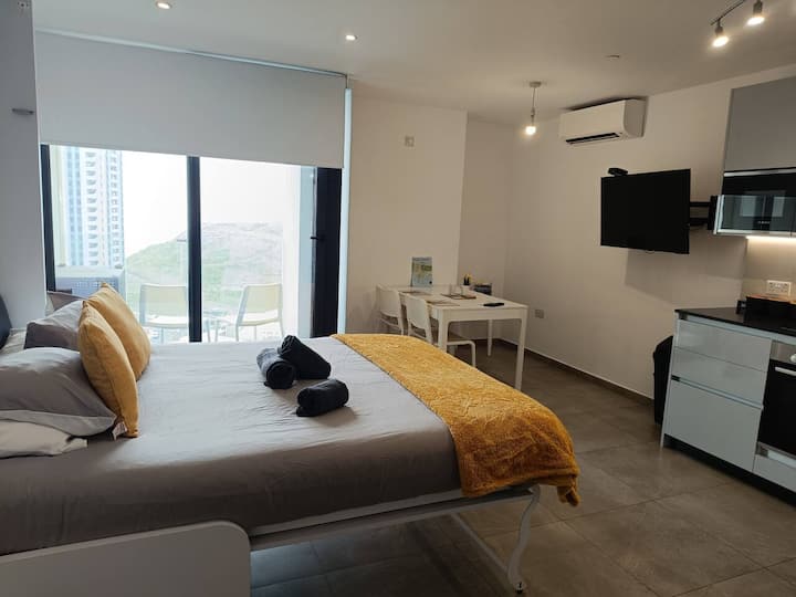 18th Floor Studio Facing Beach & Sea - Gibraltar