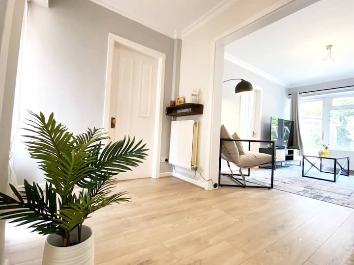 Modern &Cozy 4-room Holiday Home With Scenic Views - Knutsford