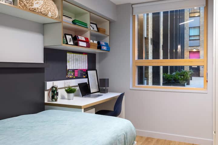 Stylish Private Bedrooms At The Depot In Exeter - Exeter