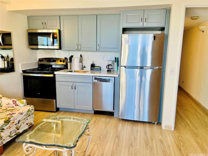 Cozy Condo In The Heart Of Waikiki - Honolulu, HI