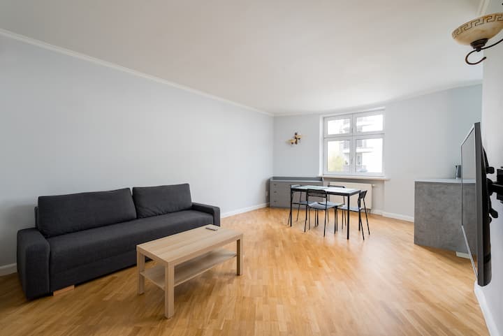 Ząbkowska 2-bedroom Apartment - Warsaw