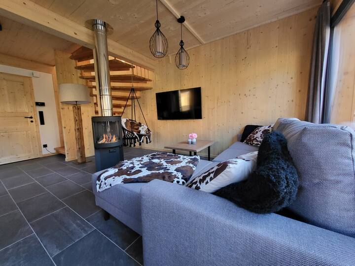 Chalet # 50 With 4 Bedrooms, Sauna & Whirlpool - 