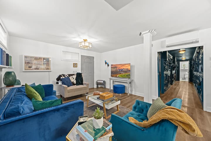 Spacious 11br Home For Derby With Private Parking! - Kentucky