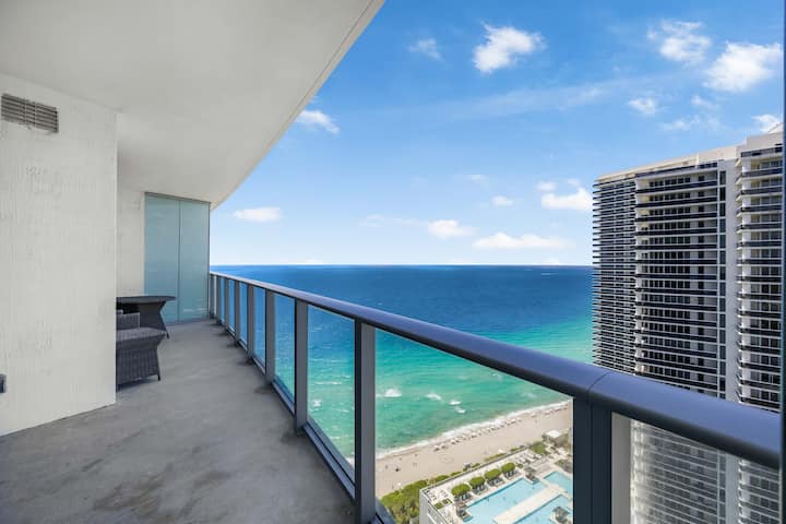 Beach Bliss W Stunning Ocean Views - Sunny Isles Beach, FL
