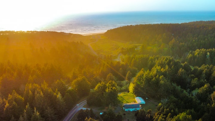 Coastal Escape: Gorgeous 4bedroom Home Near Bandon - Cape Arago State Park, Coos Bay
