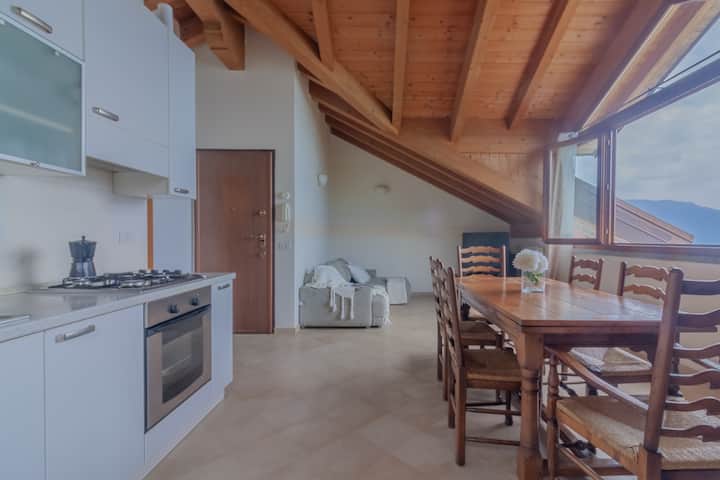 Queen Lake View - Bellano