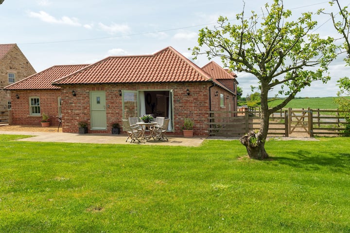 Greendale Lodge, Sleeps 4–6 | Peaceful Countryside - Bedale