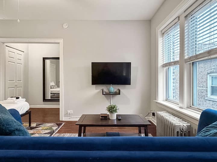 Sunlit Studio With City Charm - Lincoln Square - Chicago