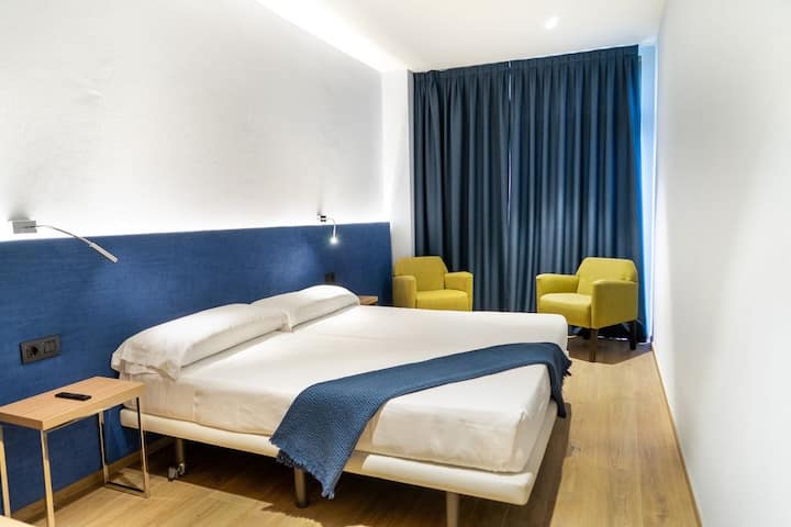 Habitación Doble Estándar Solo Alojamiento - Barcelona