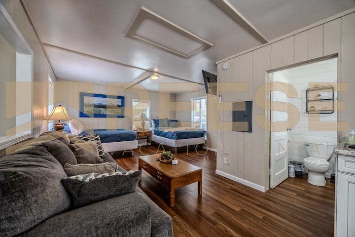 Beach Cabin #6 - Lake Ozark, MO