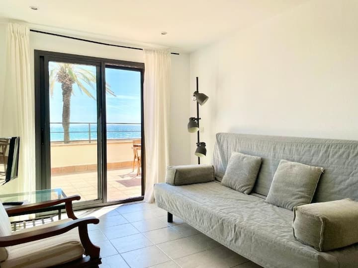 Apartamento A Pie De Playa Con Terraza Privada - Cadaqués