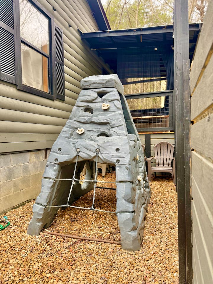 Cozy Cabin! Great Location! - Sevierville, TN