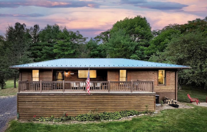 Mountain Cabin W Hot Tub, Deck, Grill & Fire Pit - Stanley, VA