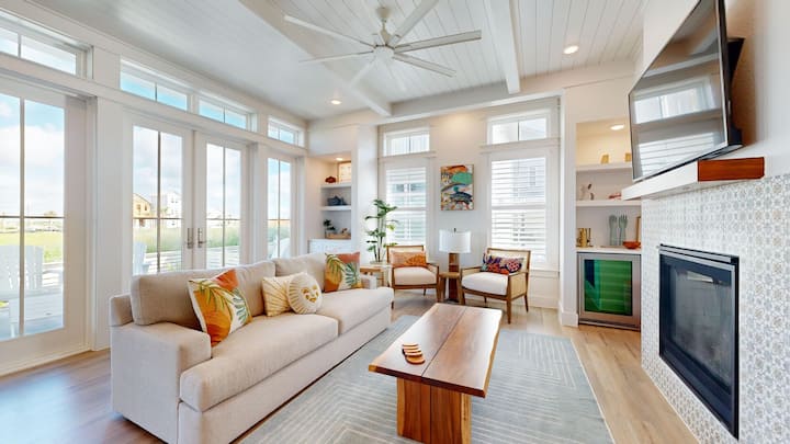 Shared Resort Style Pools, Boardwalk To The Beach - Port Aransas