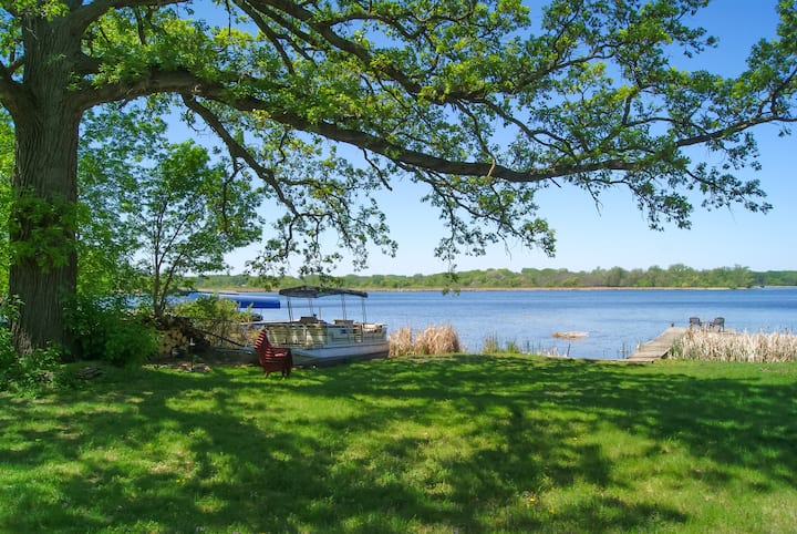 Waterfront Eagle Lake Home W/ Yard & Deck - Maple Grove, MN