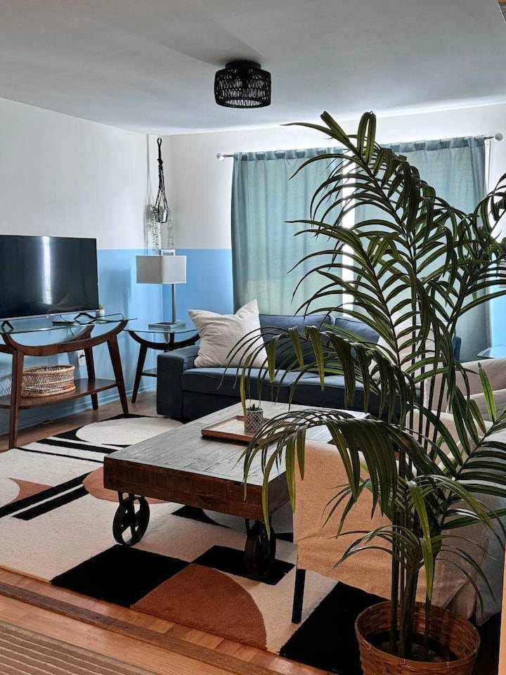 Stylish City Base For Groups And Families - Halifax