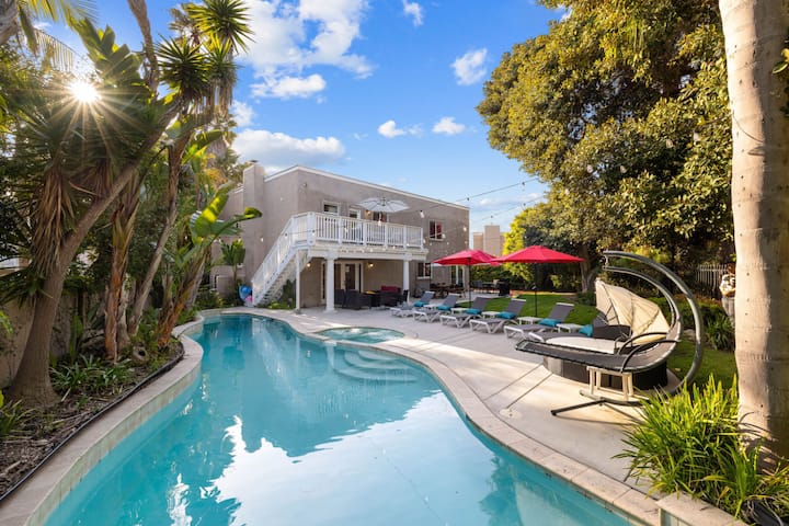 Oceanview Luxe Retreat With Rooftop Patio - Del Mar, CA