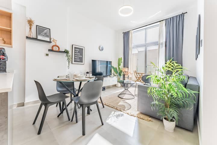 Community View 1br W/ Asst. Room, Near To Park - Dubai