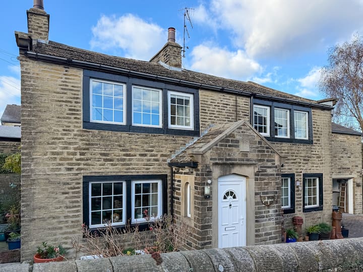 Wellhead Cottage - Haworth