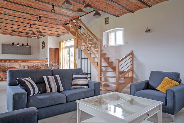Le Cheval Blanc - Proche Amiens, Grand Jardin - ibis budget Roye