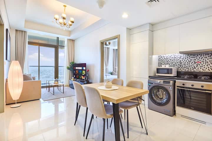 Aykon City 2br Luxury Stay | Close To Downtown - Dubai