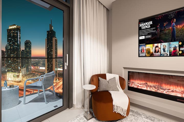 Walk To Burj Khalifa & Dubai Mall | Infinity Pool - Dubai