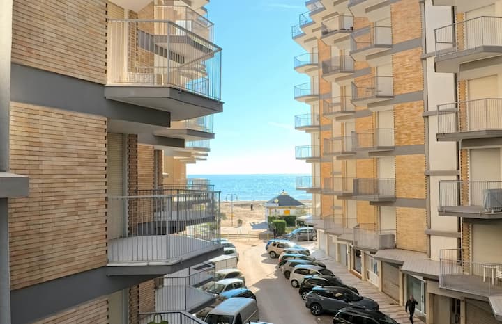 Apartment With A Terrace Near The Sea - Jesolo