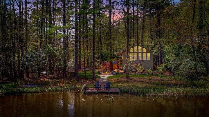 Cattail Cottage On Private Lake - Walk To Town - Cashiers, NC