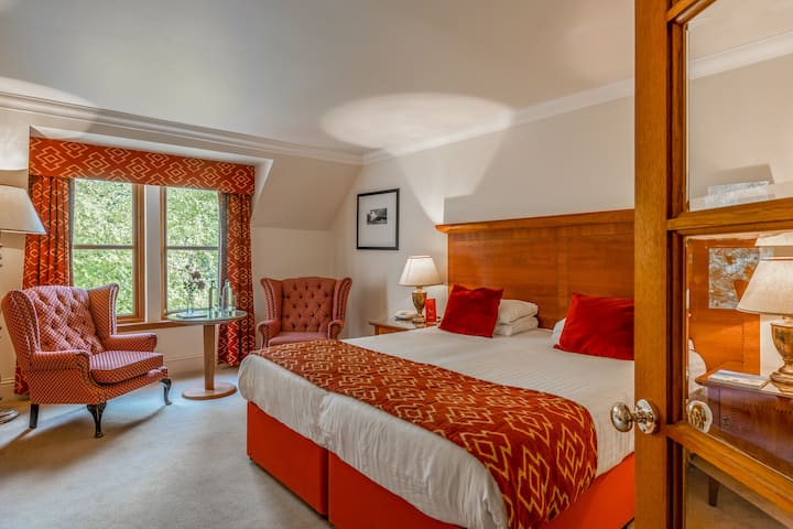 Spacious Family Room Near Nairn Beach - 奈恩