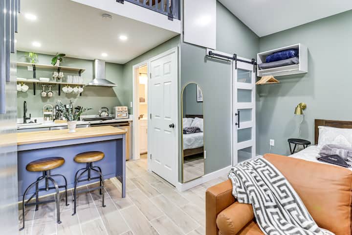 5 Mi To National Harbor: Stylish Apt W/ Patio! - Oxon Hill, MD
