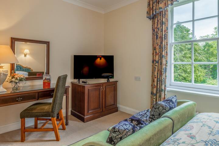 Relaxing Historic Room - Close To Nature Walks - Nairn