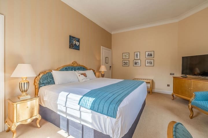 Timeless Charm & Tranquility In A Historic Setting - Nairn