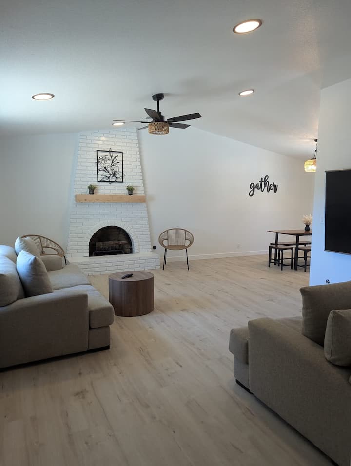 Welcome To Lilith's House! - Fresno, CA