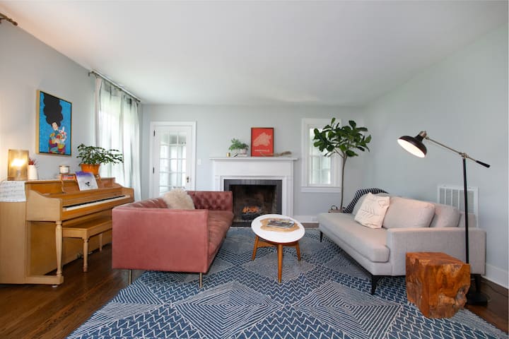The Knoxville Nest: Cozy 3br Retreat W/ Fireplace - Knoxville, TN