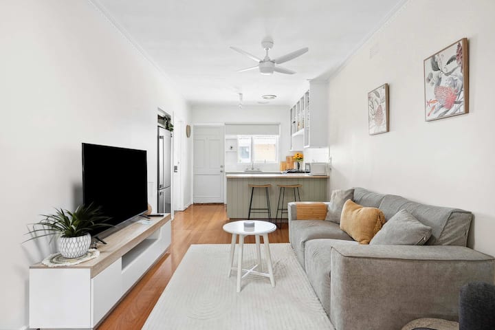 Cosy Townhouse In The Heart Of Geelong West - Geelong