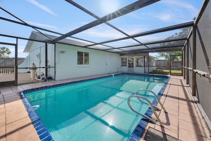 Coral Cove Relax W/ Private Pool 10 Mins To Beach - Melbourne Beach, FL