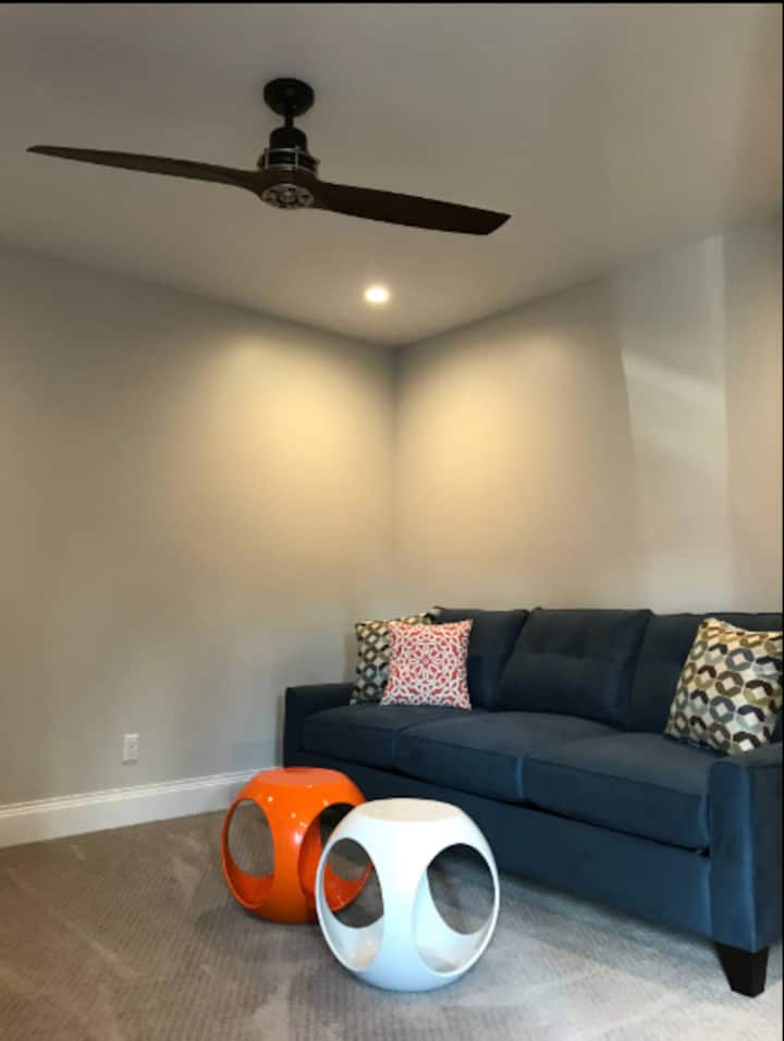The Sunstone Suite: Funky Private Suite In Carriag - Dundee, NY