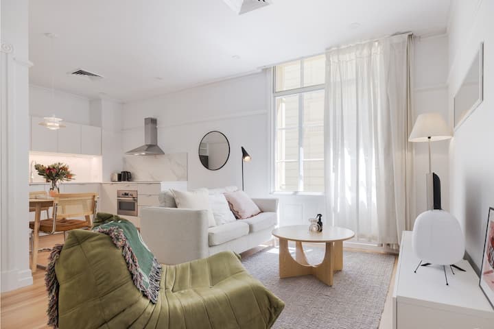 Beautifully Renovated Central 1-bed City Stay - Spring Hill