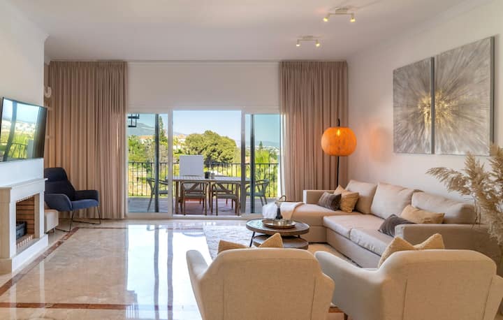 Luxury 2 Bed Penthouse Retreat In Paraíso Pueblo - Costa del Sol