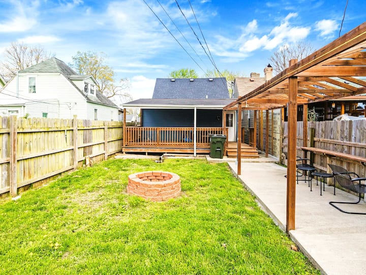 8 Mi Louisville New Albany Home - New Albany, IN
