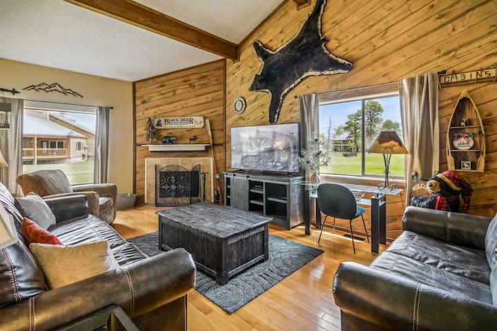 Pines Condo - Pet-friendly W/ Mtn Views & Porch! - Pagosa Springs, CO