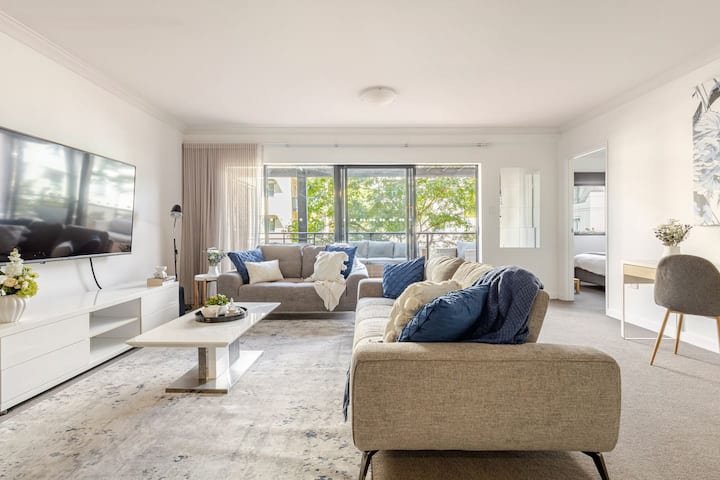 Modern 2br Perth Cbd Apt | Pool & Parking - Perth