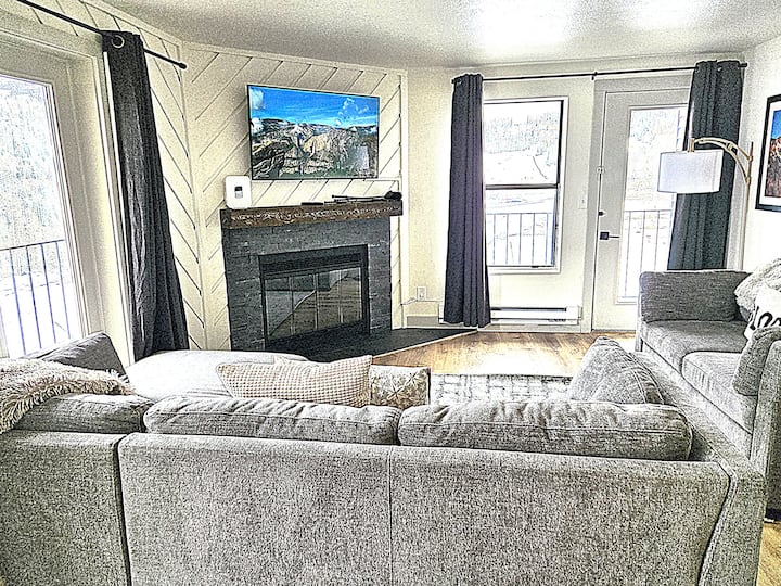 Heated Pool, Hot Tub, King Bed, Sleeps 6, Condo - Brian Head, UT