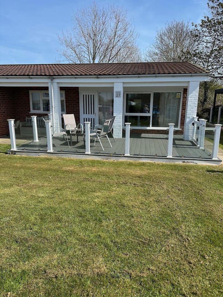 Dog Friendly Chalet In Lowestoft Ref 12027b - Lowestoft