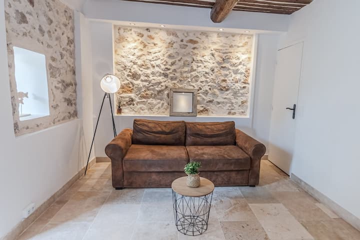 Très Jolie 2 Pièces - Vieil Antibes - Antibes