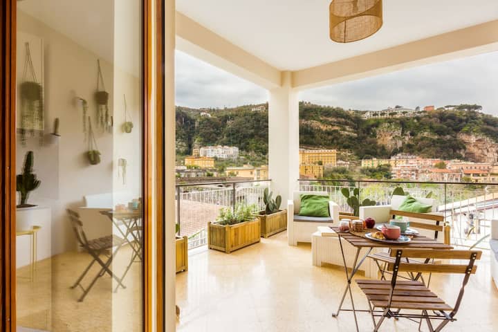 Luxe 4 Bedroom Home With Amazing Terraces Sorrento - Campania
